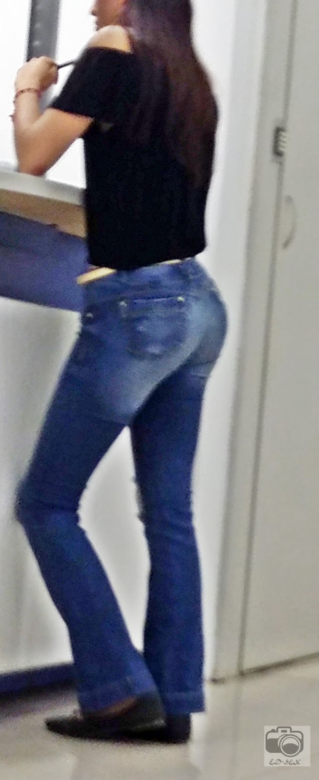 HERMOSA TEEN CON CULITO LINDO Y PARADITO