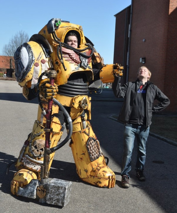 Celebrities: Epic Warhammer 40k Cosplay Photo