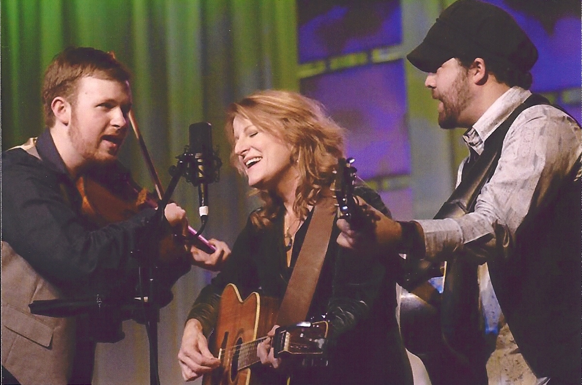 Talkin Bluegrass Music The Claire Lynch Trio Is Coming To