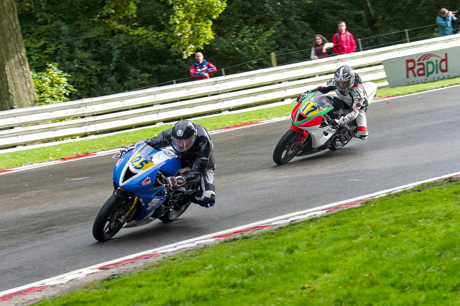 Ru22ell - Motorcycle Racer: Triumph Triple Challenge - Brands Hatch GP