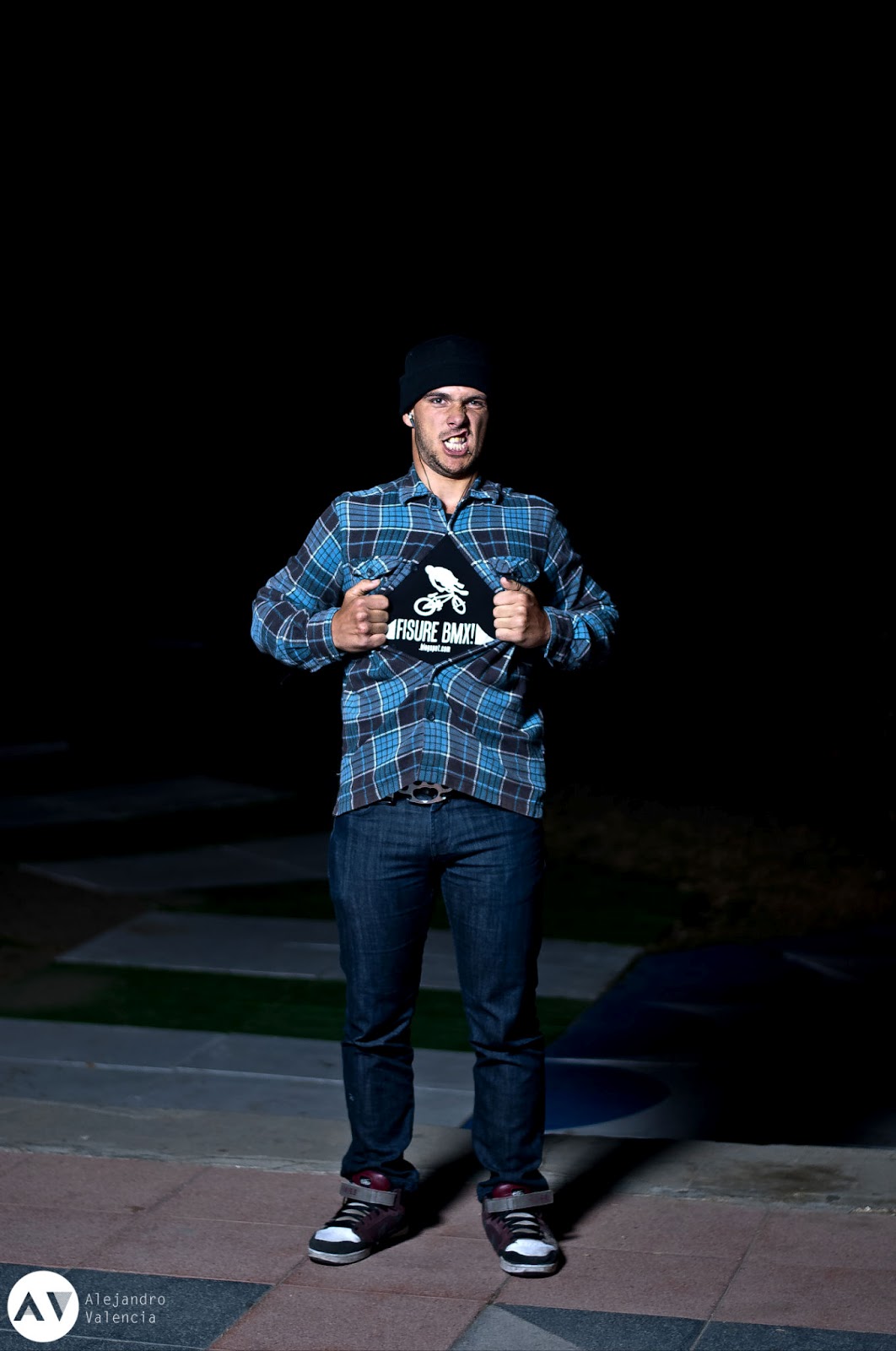 Alejandro Valencia sigue vivo. ~ Fisurebmx!