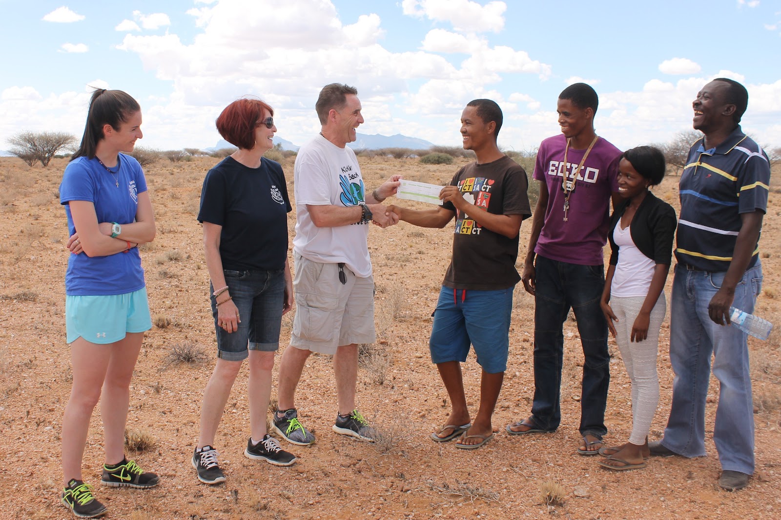 Okuhepa: Ûiba Ôas Crystals Market