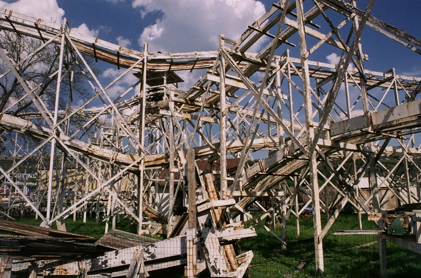 InSanity lurks Inside: Leap the Dips The World's Oldest Operating ...