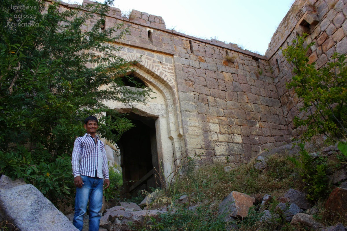 Journeys across Karnataka: Shahapur fort - part 1