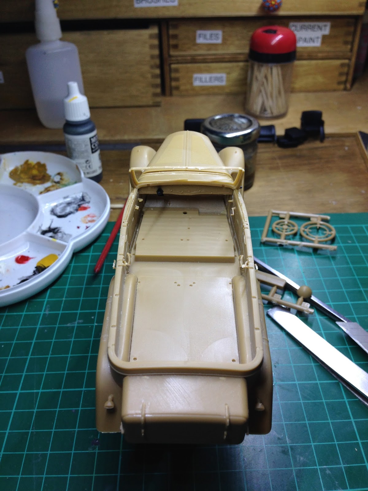 Scale Model Workbench: ICM Mercedes G4