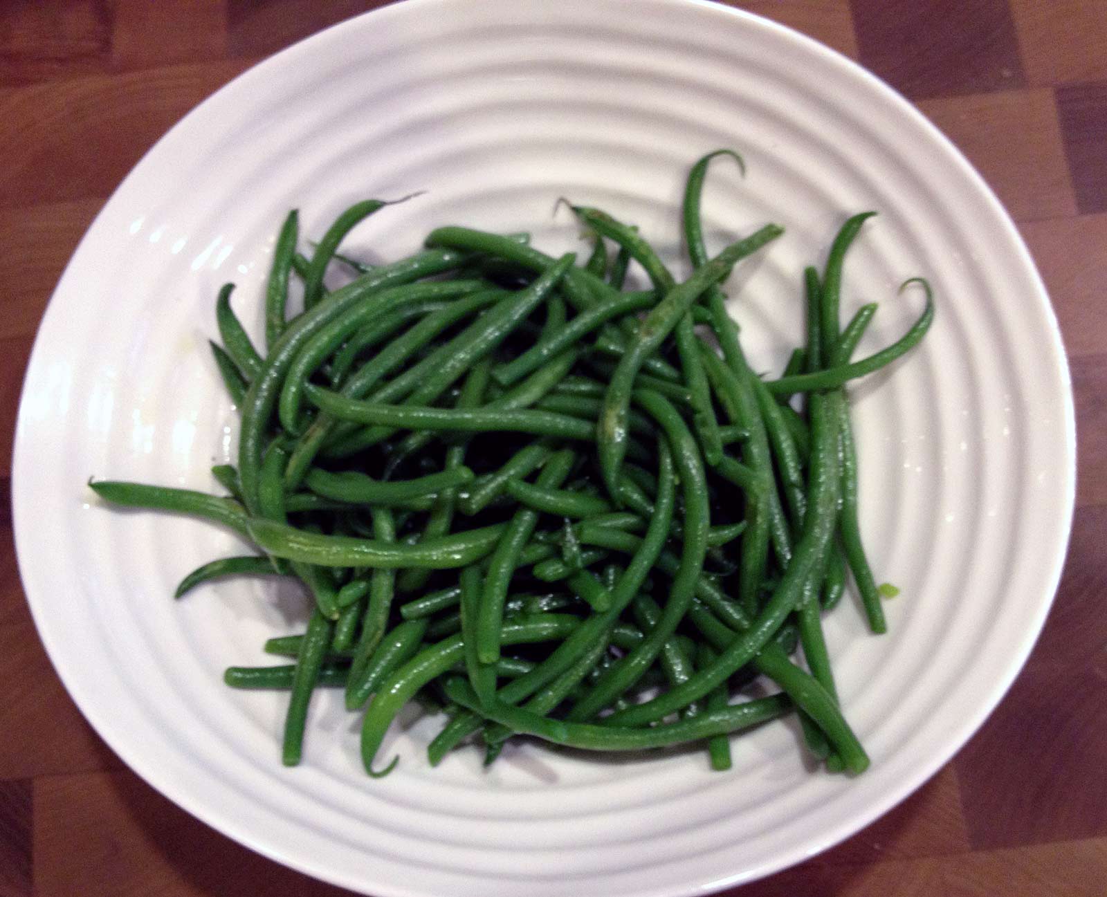 Life on the Food Chain: From the Garden: Haricots Verts and Fresh garlic