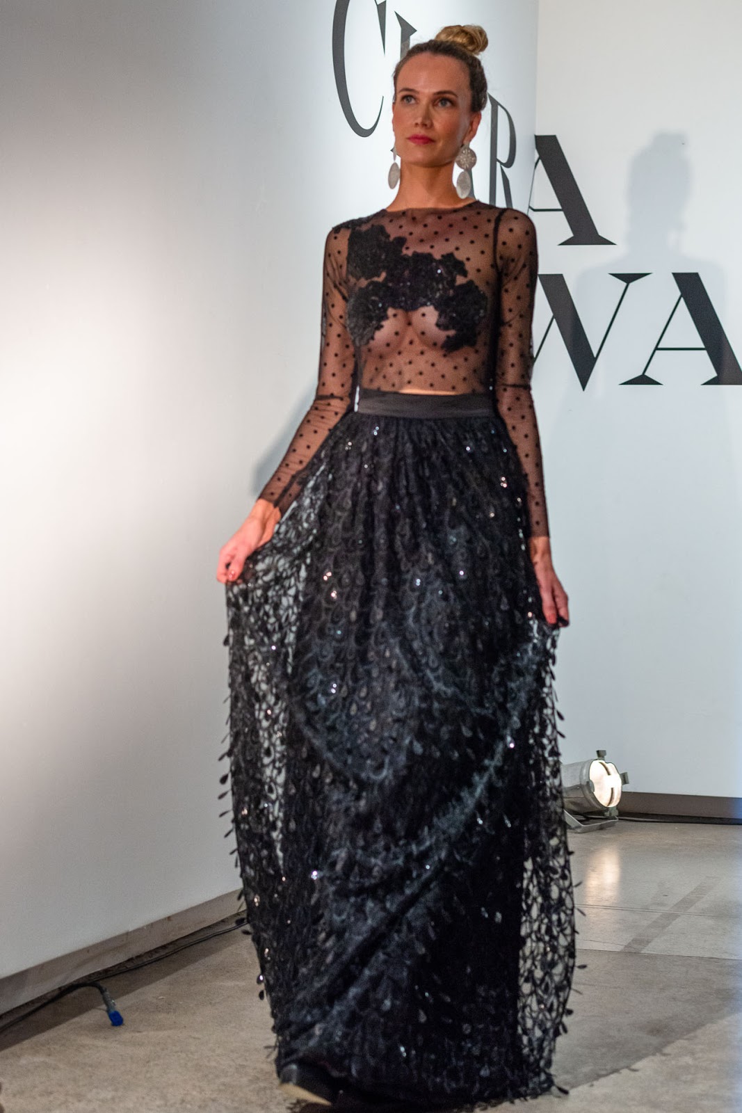 Clara Edwards presenta Memorias: vestidos de fiesta y recuerdos ...