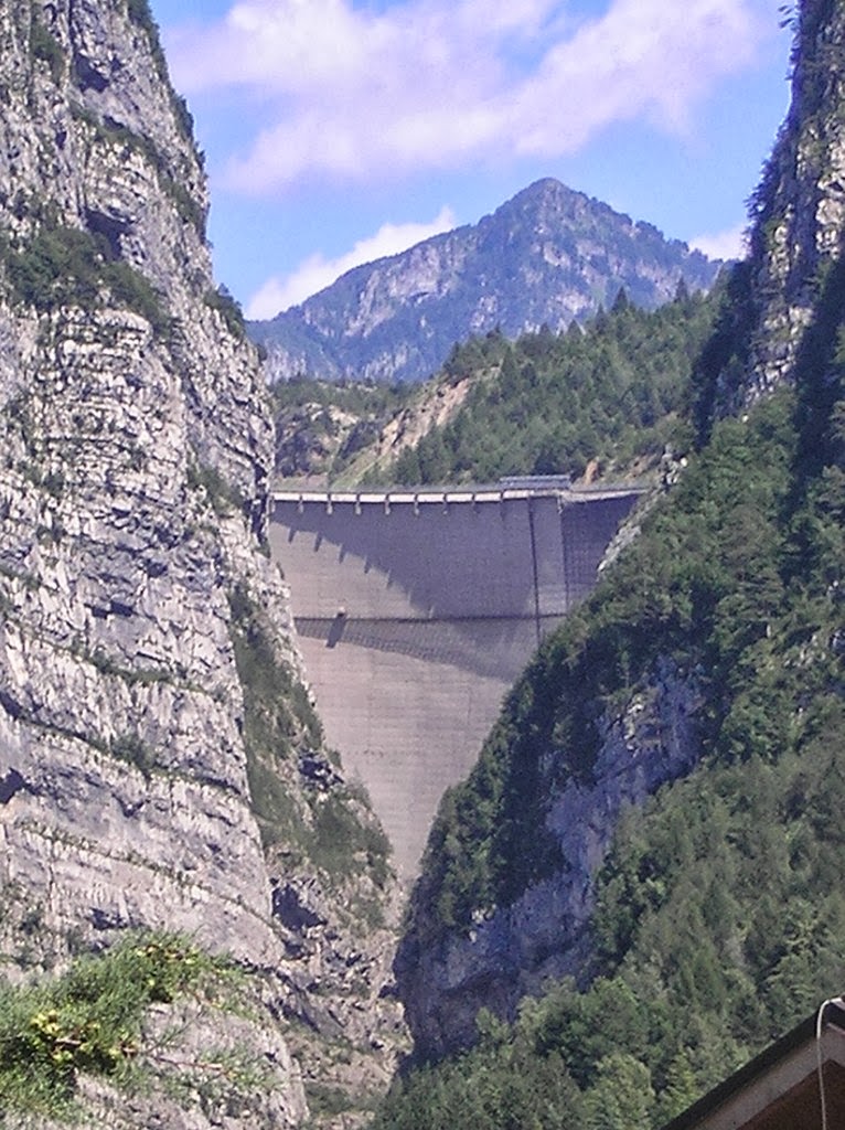 IL GALLETTO CANTERINO: La Strage del Vajont