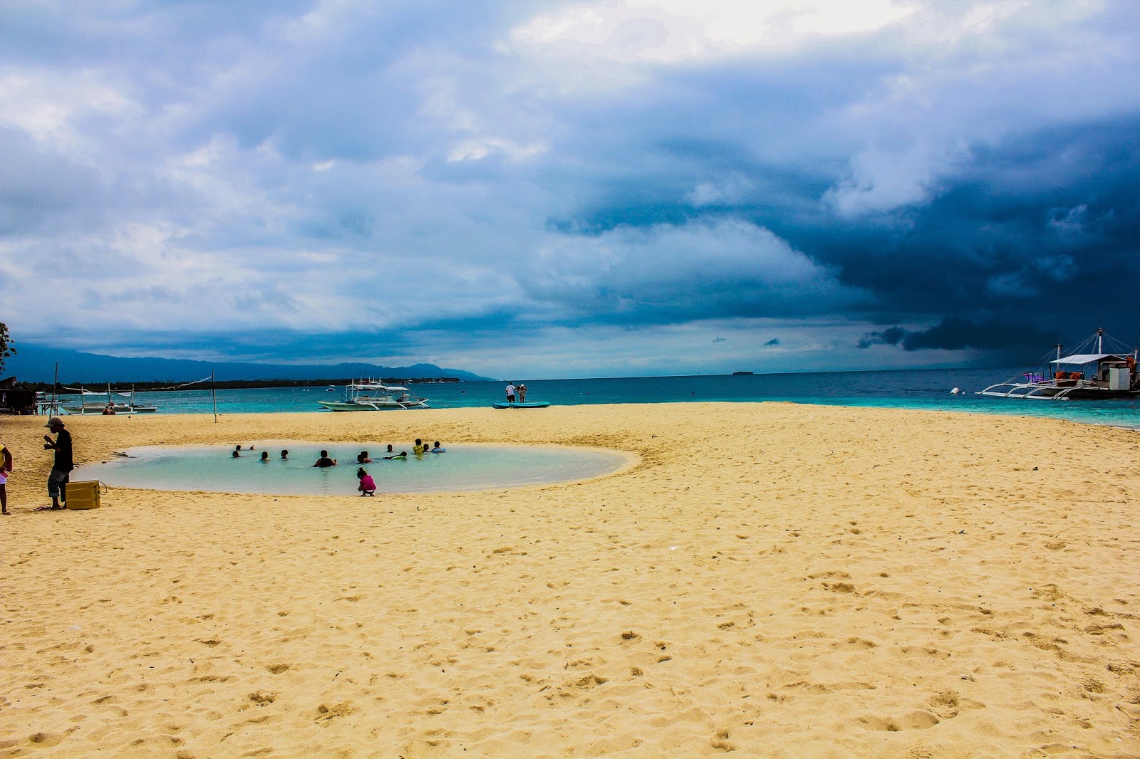 iamkingyolo: Things to do in Moalboal: Basdako Beach