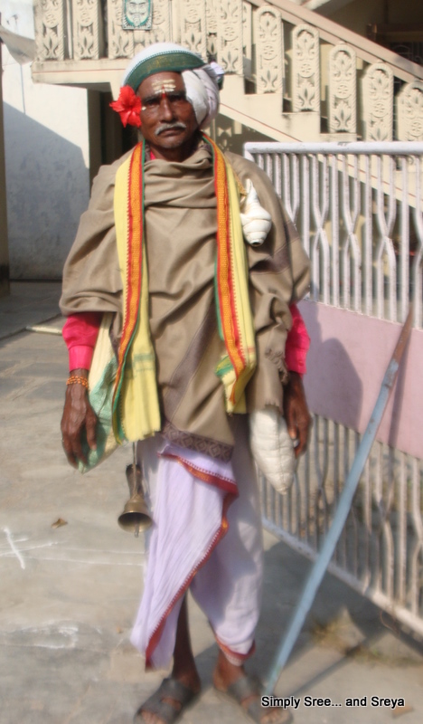 Life in Pictures: February 17 - Jangama Devara