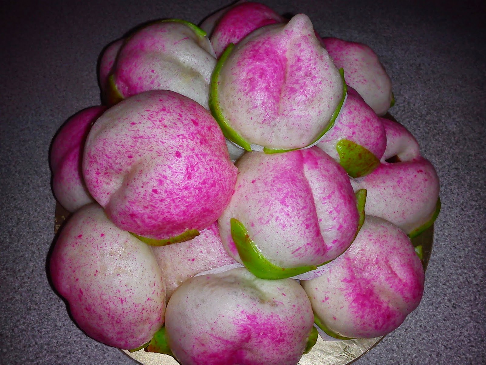 Cooking Pleasure: LONGEVITY PEACH BUNS [寿桃包]