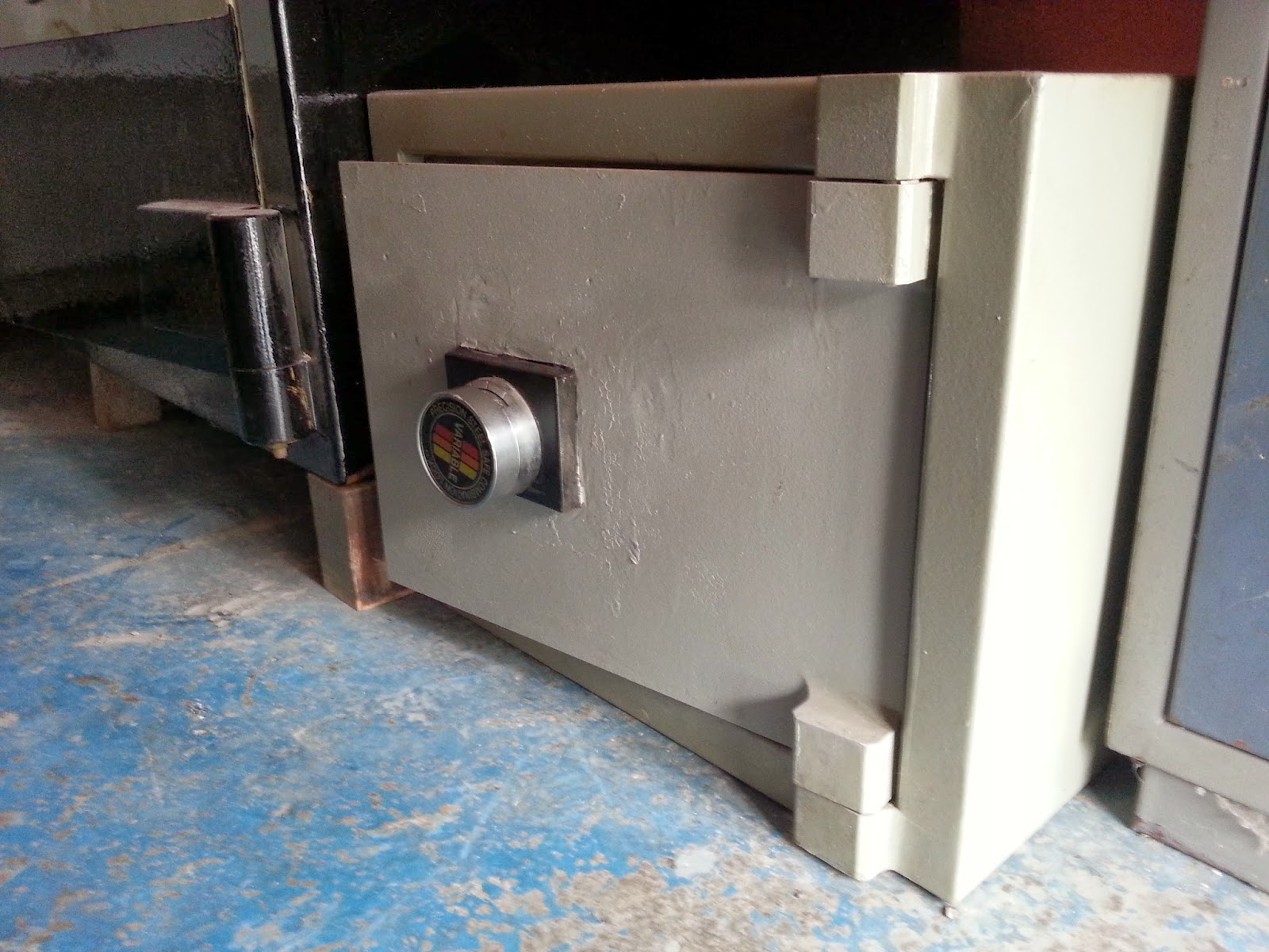 Peti Besi Keselamatan: Lagi Peti Besi Keselamatan Terpakai