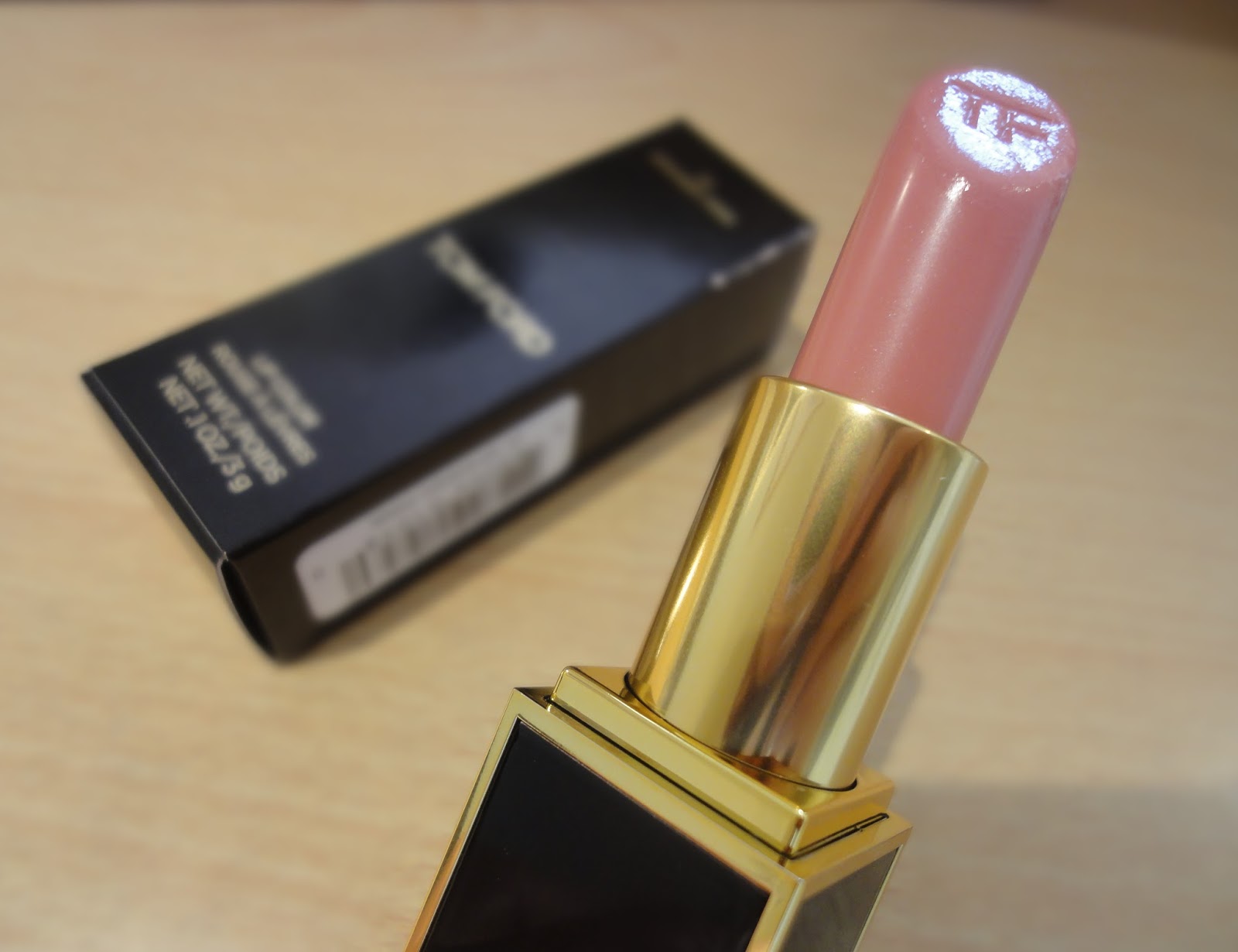 Shinny Pimlapas: Tom Ford lip color in Spanish Pink