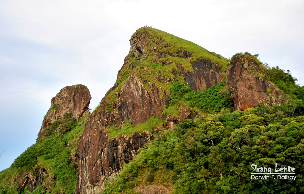 SIRANG LENTE: Mt. Pico de Loro and the Parrot's Peak