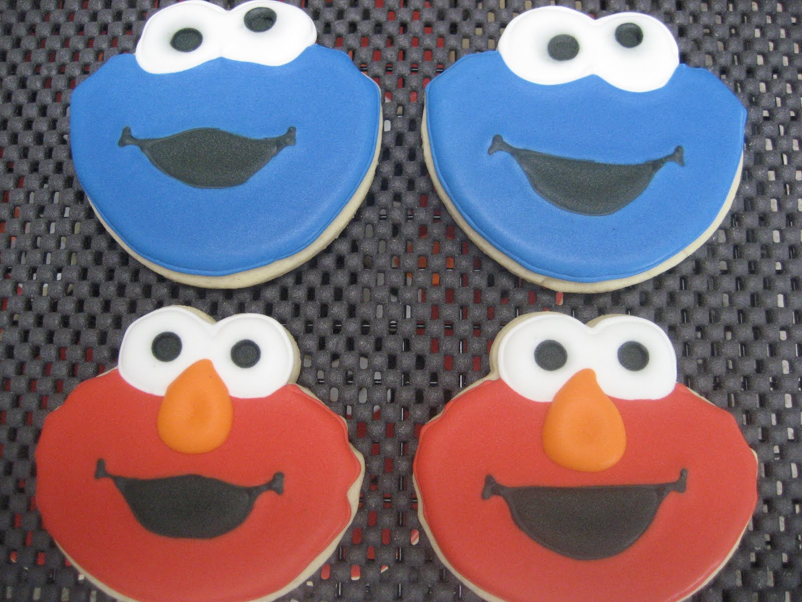 Busy Bee Cookie Company: Elmo's World!
