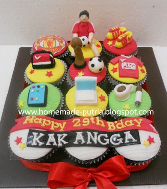 [Order] MU Cupcake & Macaroni Schootel 20x20 Bday From Mba Fika Jakarta ...