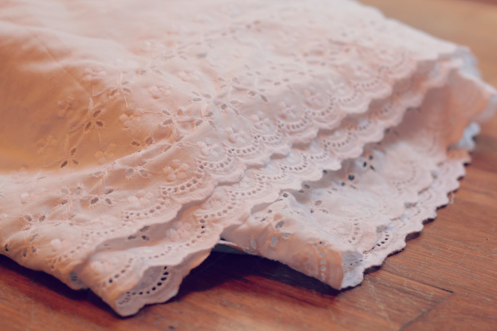 m & c: DIY Lace Pocket
