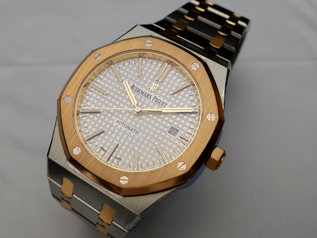 Audemars Piguet: Royal Oak 15400 Bicolore