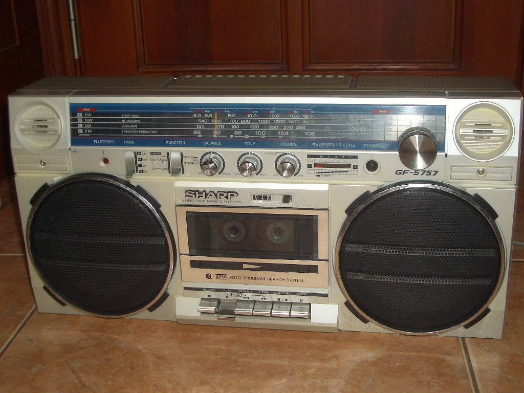 МАГНИТОЛиЯ - бумбоксы, магнитофоны и магнитолы!: Sharp GF-5757H. Ни ...