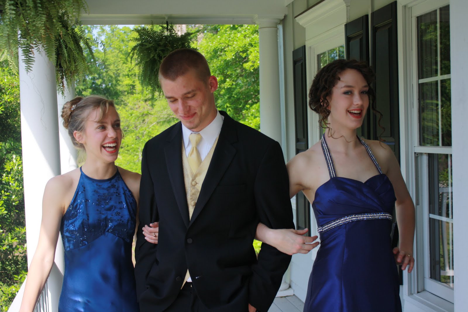 Mama of 10 : Oh My, The Prom!