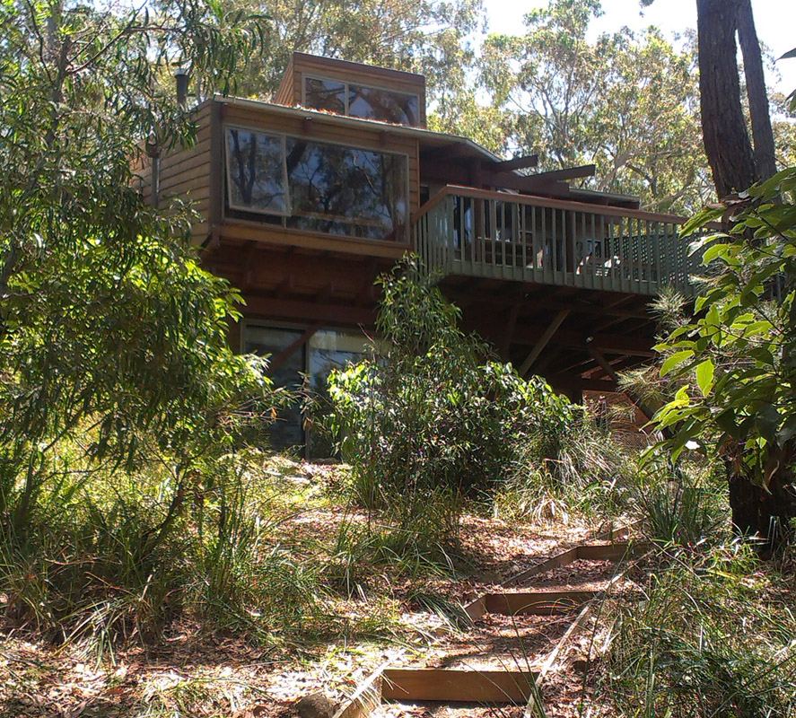 Gunyah artist-in-residence program: About