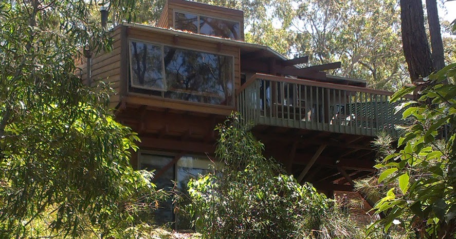 Gunyah artist-in-residence program: About