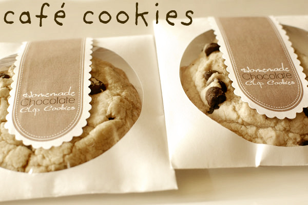 LQ Designs : Cookie Favors: DIY Chocolate Chip Cookies in CD Sleeves