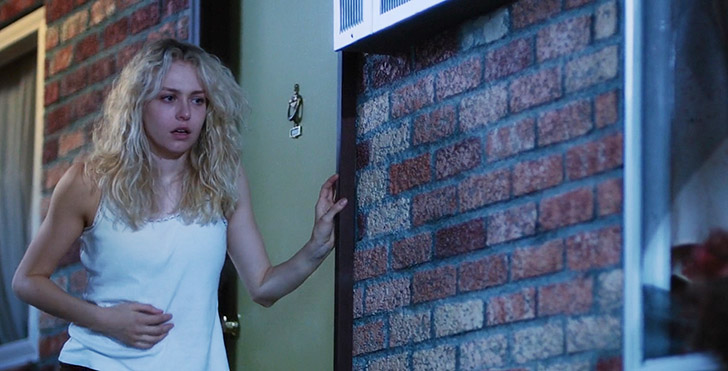 Crítica | Apartamento 212: A Infestação (Apartment 212, 2017) | Sangue ...