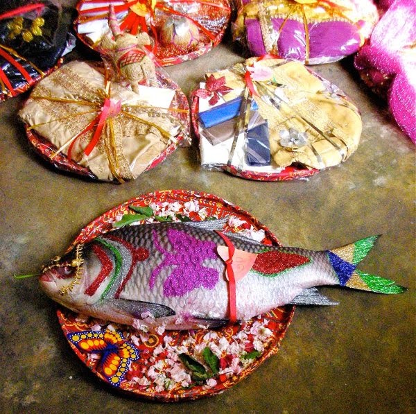 Wedding Snaps: Bengali Biyer Tatta SushiWedding Snaps