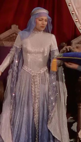 Confessions of a Seamstress: The Costumes of "The Adventures of Robin Hood"