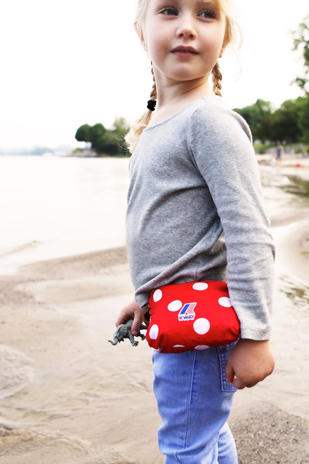 Every Day Is Special: March 11 - International Fanny Pack Day