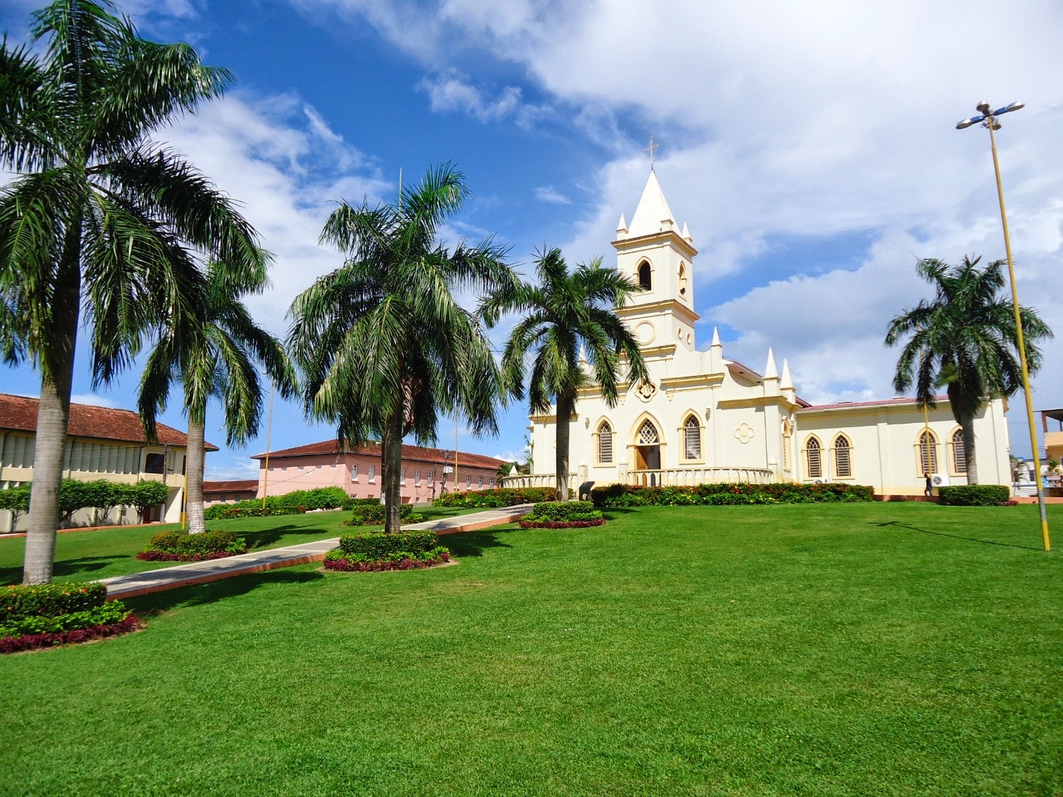 DIOCESE DE COARI : SEXTA FEIRA DA PAIXÃO NA CATEDRAL DE COARI-AM