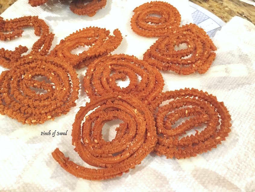Pinch Of Swad - taste that hits the spot!: Rice Chakli (Chakali)