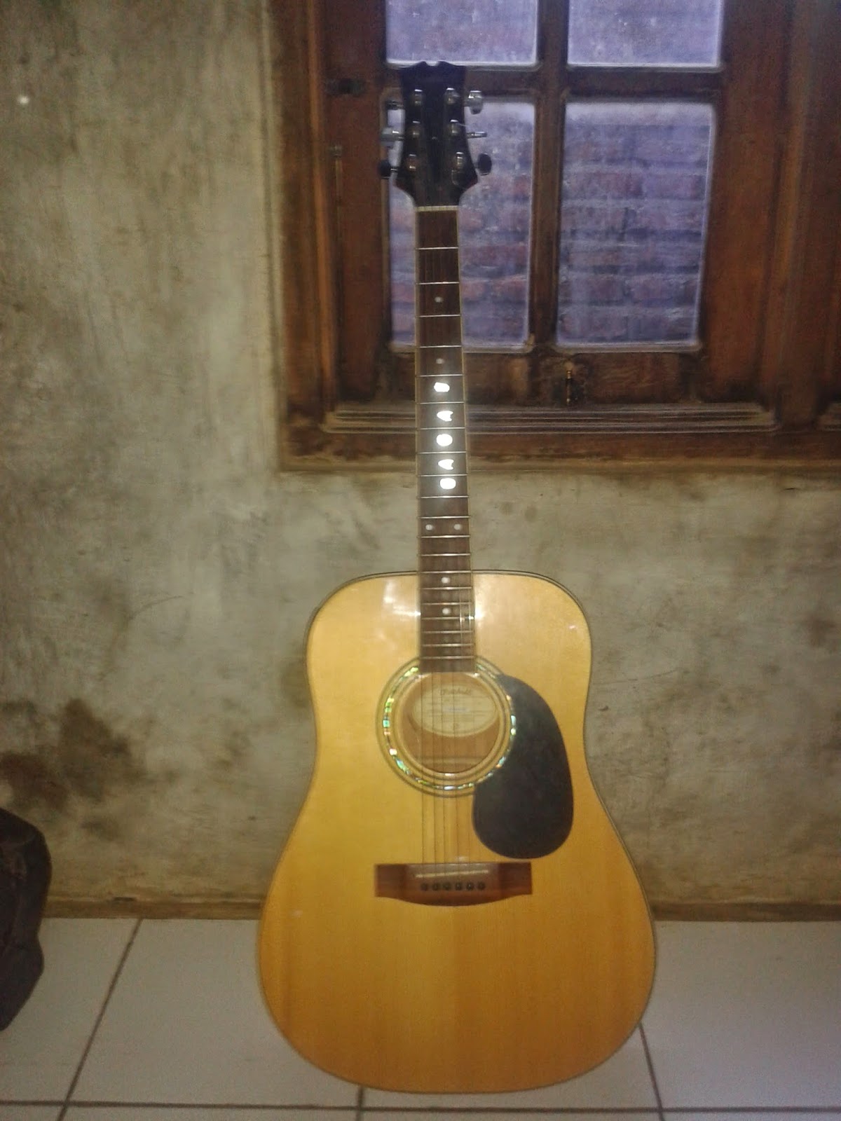 Tips Custom Gitar Akustik | gagas rockers