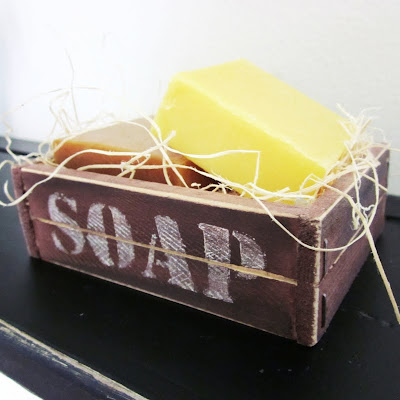 Today's Fabulous Finds: Make a Paint Stick Soap Box