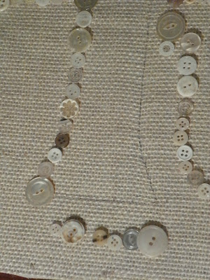 Southern Traditions Boutique: Create your very own Button Art ~ Cross