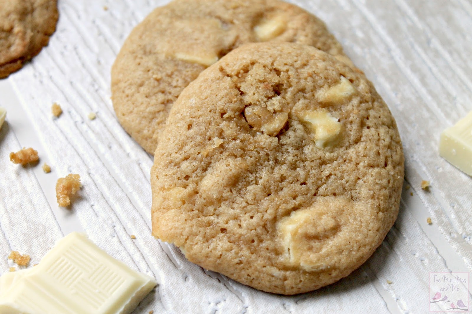 Chewy White Chocolate Cookies {Creative Summer 5} | The Mini Mes and Me