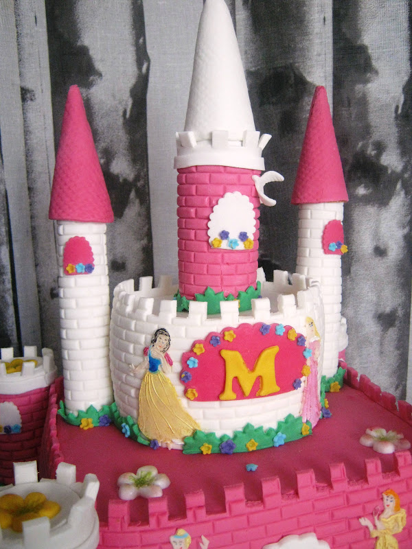 COMANDA TORT BUCURESTI: Tort castel de poveste...