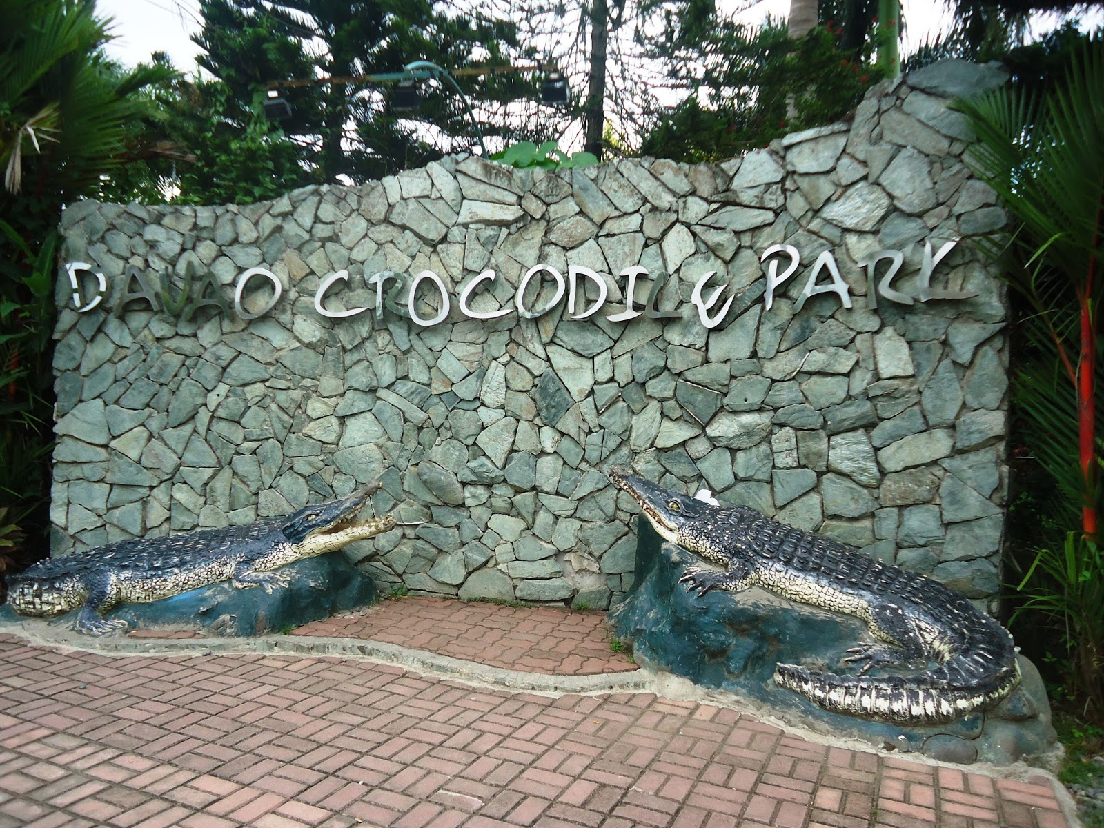 IT'S MORE FUN IN THE PHILIPPINES :-): DAVAO CROCODILE PARK