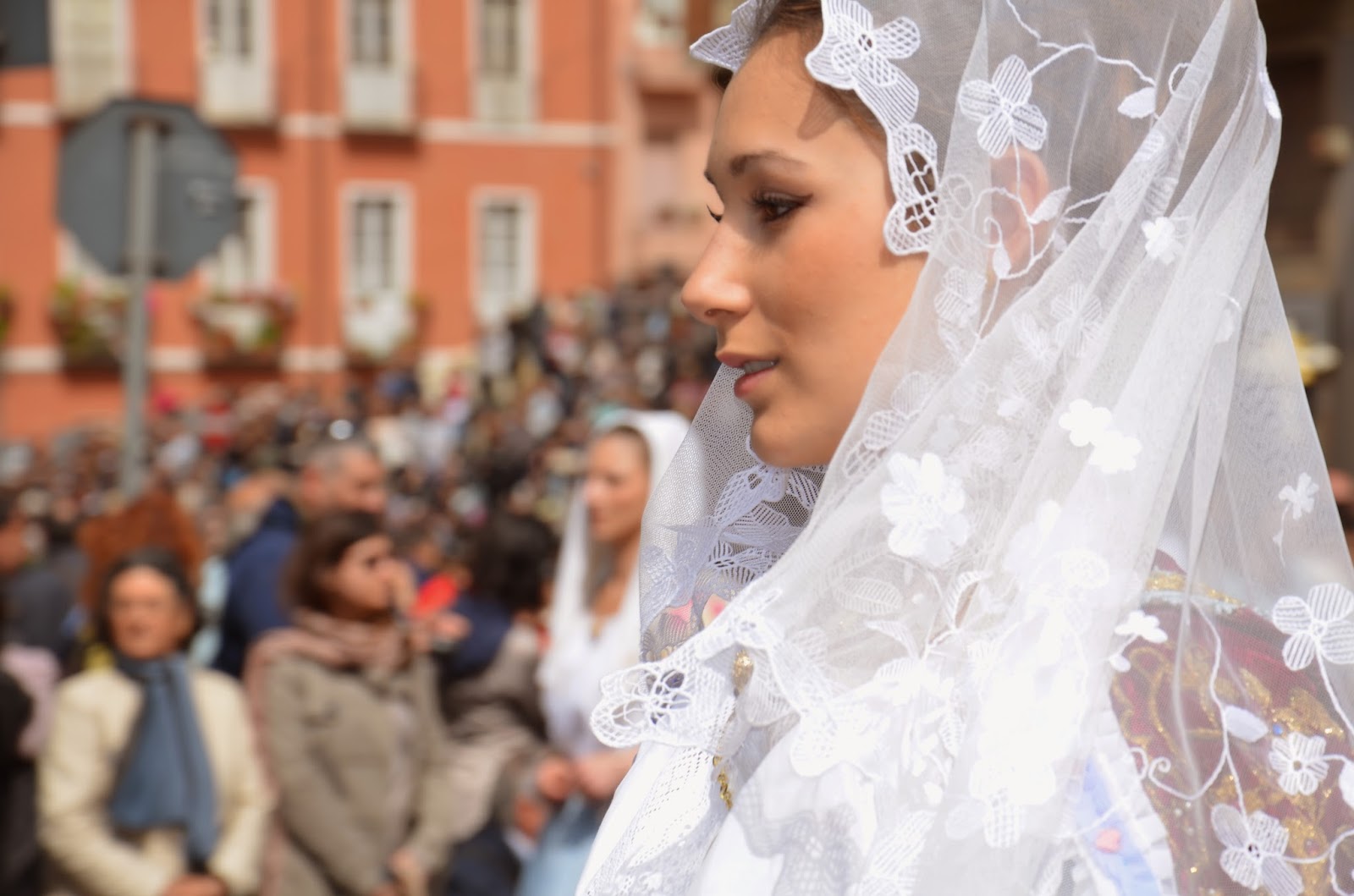 Costumi sardi. Sardinian costumes.