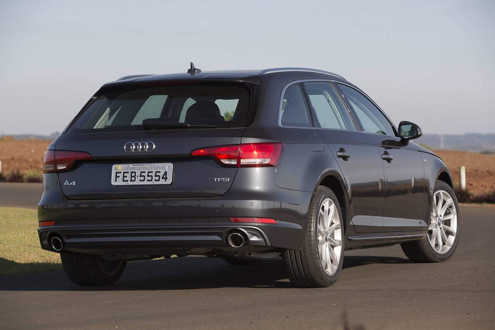 Audi A4 Avant 2017: fotos, preço, detalhes e ficha técnica