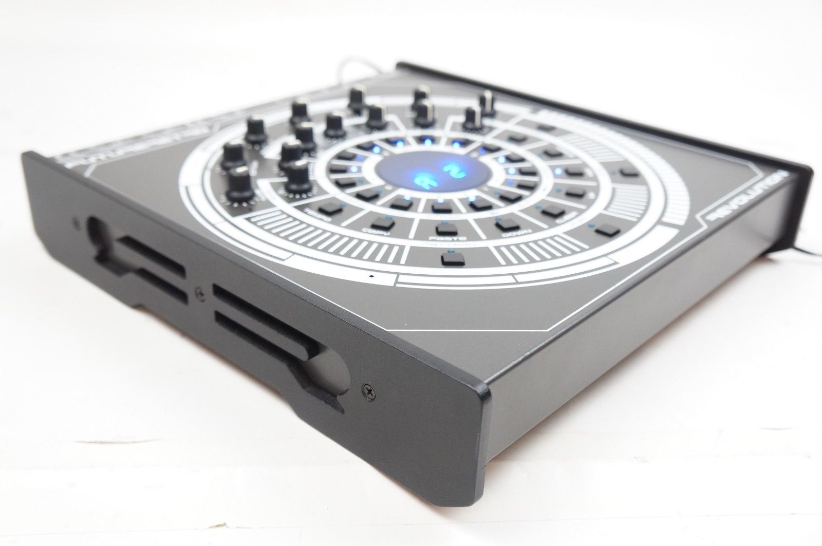 MATRIXSYNTH: Future Retro Revolution R2 TB-303 Modeled Analog ...