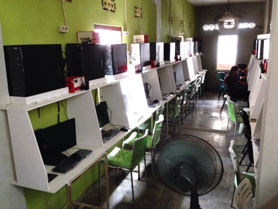 20+ Desain Warnet dan Game Center Minimalis, Mewah dan Terbaik, [ wTu ...