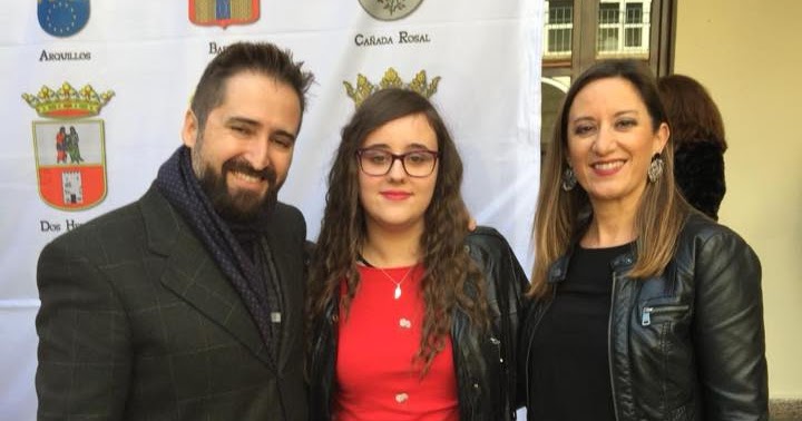 Tu pueblo y demás: María Arteaga mejor expediente de Bachillerato