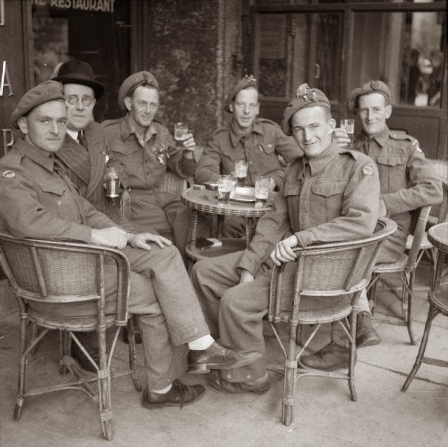 Old Photos of Soldiers Drinking ~ vintage everyday