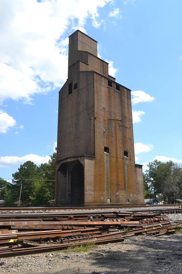 Towns and Nature: Lambert, MS: ?/IC/Y&MV Coaling Tower