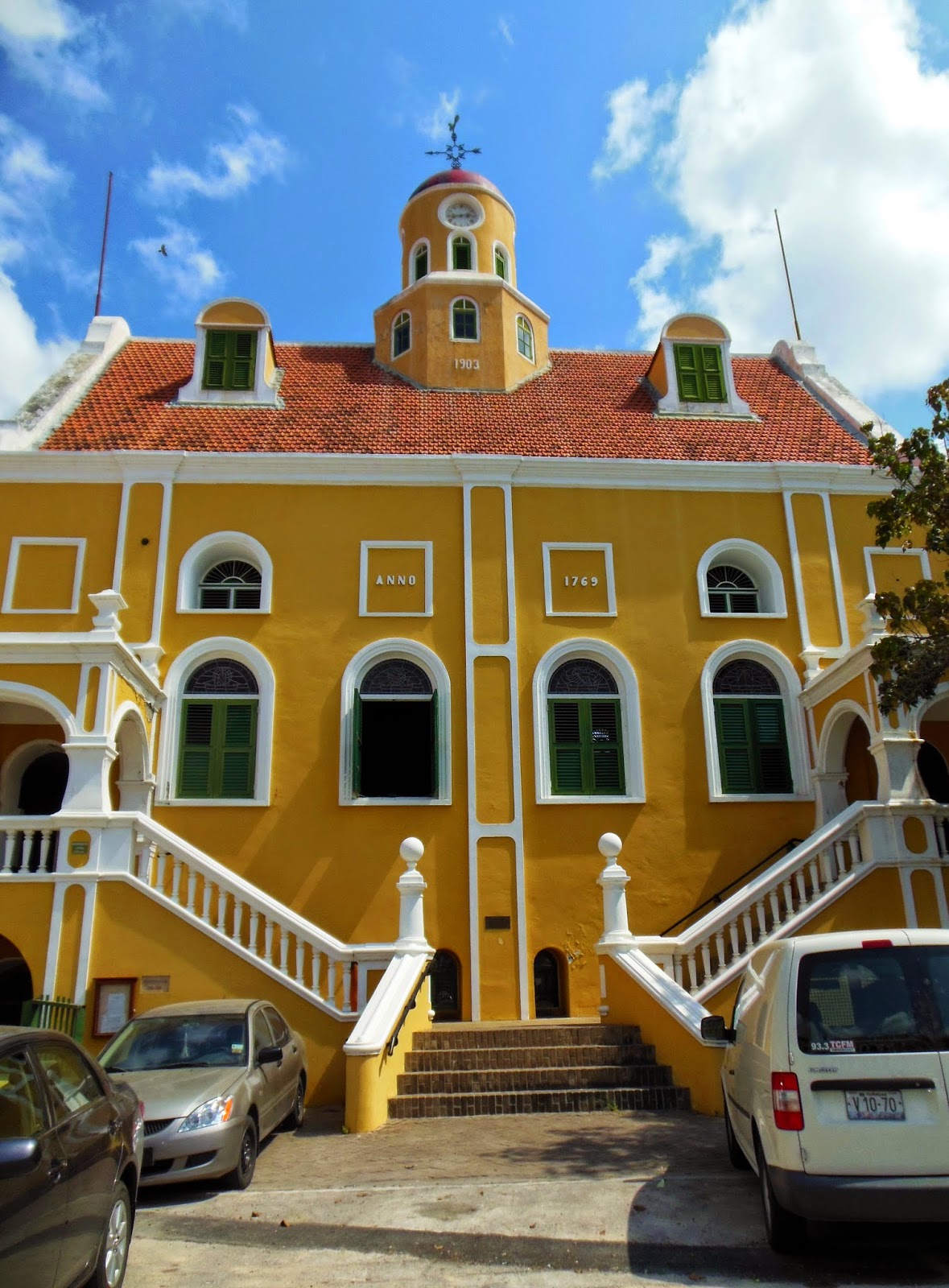 Focusing On Travel : Wow! It's Curacao!