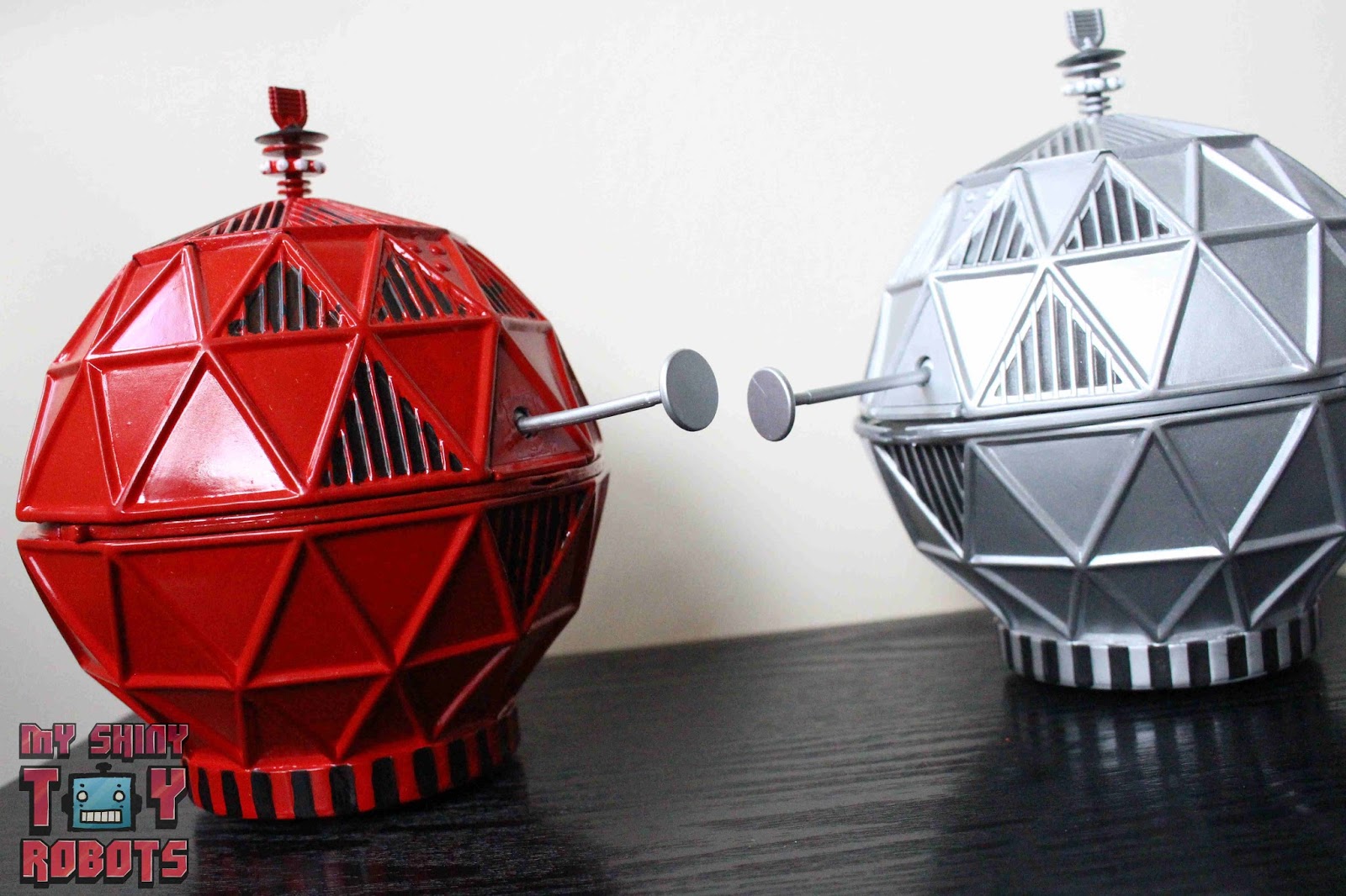 My Shiny Toy Robots: Custom Figure: TV21 Dalek Comics Menoid Master ...