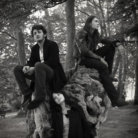 Conheçam o Les Discrets - Comissão do Rock