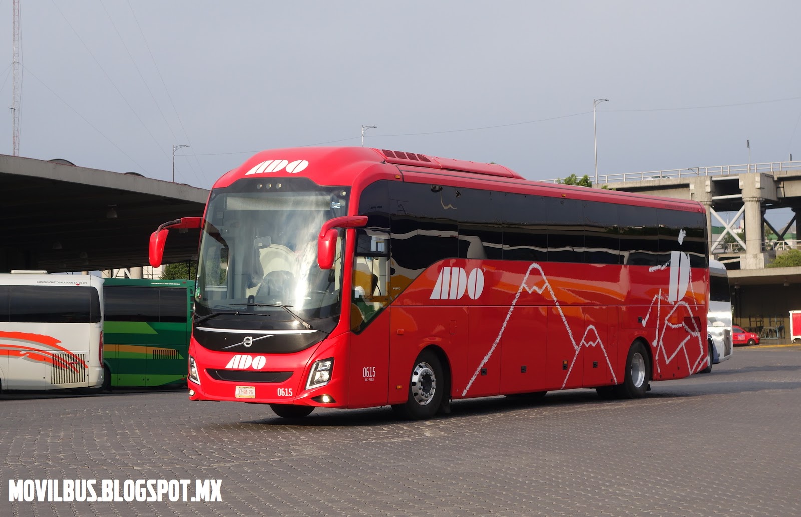 Fotografías de los autobuses con los que Grupo ADO renueva sus servicios